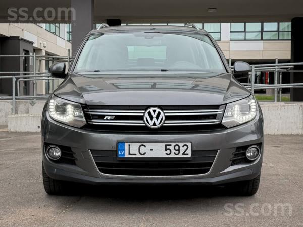 Фольксваген Тигуан 2015 в Валмиера на AUTOMOTO.COM.LV Серый Фольксваген Тигуан 2015 в Валмиера, объемом двигателя 2.00 л и пробегом 334 тыс. км за 7500 €, фото 4 на AUTOMOTO.COM.LV