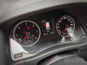 Grey Volkswagen Tiguan 2015 in Valmiera, with an engine capacity of 2.00 L and mileage of 334 thousand km for 7500 €, photo 9 on AUTOMOTO.COM.LV