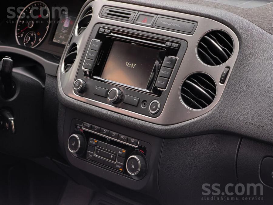 Grey Volkswagen Tiguan 2015 in Valmiera, with an engine capacity of 2.00 L and mileage of 334 thousand km for 7500 €, photo 11 on AUTOMOTO.COM.LV