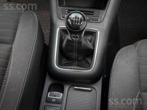 Grey Volkswagen Tiguan 2015 in Valmiera, with an engine capacity of 2.00 L and mileage of 334 thousand km for 7500 €, photo 12 on AUTOMOTO.COM.LV