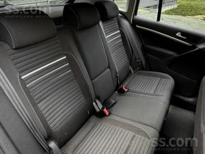 Grey Volkswagen Tiguan 2015 in Valmiera, with an engine capacity of 2.00 L and mileage of 334 thousand km for 7500 €, photo 15 on AUTOMOTO.COM.LV
