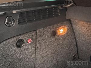 Grey Volkswagen Tiguan 2015 in Valmiera, with an engine capacity of 2.00 L and mileage of 334 thousand km for 7500 €, photo 19 on AUTOMOTO.COM.LV