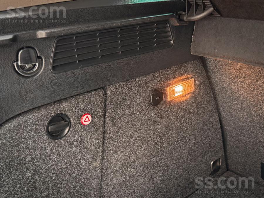 Grey Volkswagen Tiguan 2015 in Valmiera, with an engine capacity of 2.00 L and mileage of 334 thousand km for 7500 €, photo 19 on AUTOMOTO.COM.LV