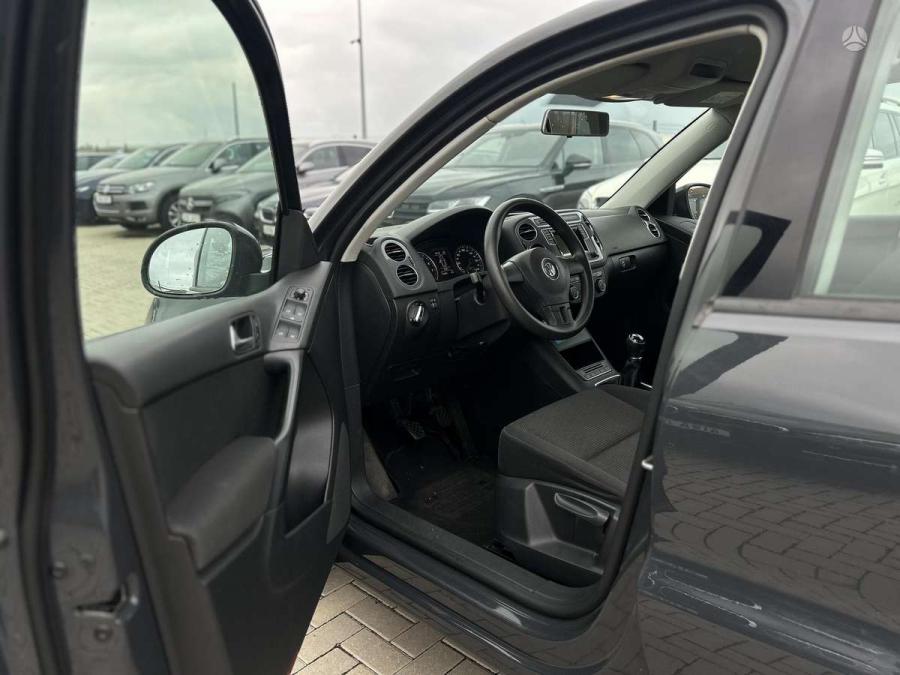 Pelēks Volkswagen Tiguan 2015 Kauņa, ar dzinēja tilpumu 1.40 L un nobraukumu 230 tūkst. km par 7999 €, foto 17 vietnē AUTOMOTO.COM.LV