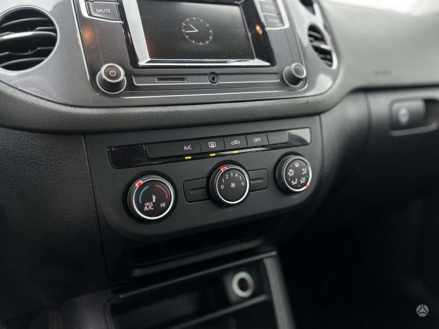Pelēks Volkswagen Tiguan 2015 Kauņa, ar dzinēja tilpumu 1.40 L un nobraukumu 230 tūkst. km par 7999 €, foto 26 vietnē AUTOMOTO.COM.LV