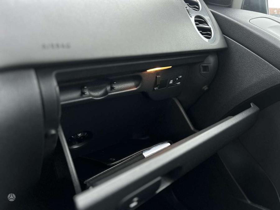 Pelēks Volkswagen Tiguan 2015 Kauņa, ar dzinēja tilpumu 1.40 L un nobraukumu 230 tūkst. km par 7999 €, foto 30 vietnē AUTOMOTO.COM.LV
