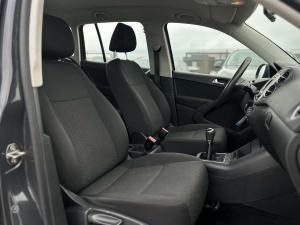 Pelēks Volkswagen Tiguan 2015 Kauņa, ar dzinēja tilpumu 1.40 L un nobraukumu 230 tūkst. km par 7999 €, foto 34 vietnē AUTOMOTO.COM.LV