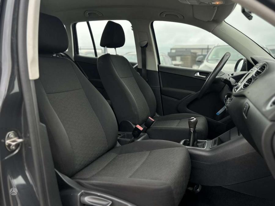 Pelēks Volkswagen Tiguan 2015 Kauņa, ar dzinēja tilpumu 1.40 L un nobraukumu 230 tūkst. km par 7999 €, foto 34 vietnē AUTOMOTO.COM.LV