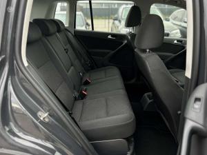Pelēks Volkswagen Tiguan 2015 Kauņa, ar dzinēja tilpumu 1.40 L un nobraukumu 230 tūkst. km par 7999 €, foto 36 vietnē AUTOMOTO.COM.LV