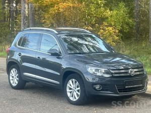 Grey Volkswagen Tiguan 2015 in Valmiera, with an engine capacity of 2.00 L and mileage of 0 thousand km for 11900 €, photo  on AUTOMOTO.COM.LV