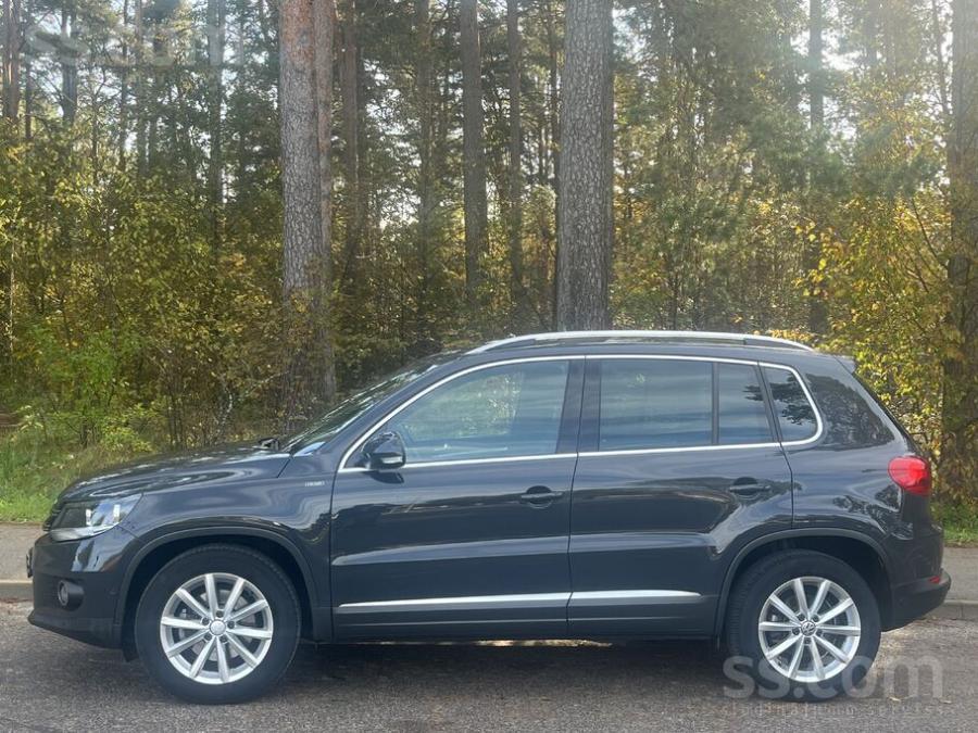 Grey Volkswagen Tiguan 2015 in Valmiera, with an engine capacity of 2.00 L and mileage of 0 thousand km for 11900 €, photo 6 on AUTOMOTO.COM.LV