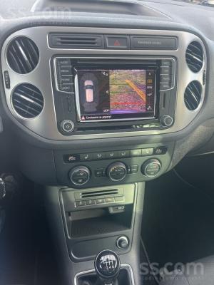 Grey Volkswagen Tiguan 2015 in Valmiera, with an engine capacity of 2.00 L and mileage of 0 thousand km for 11900 €, photo 12 on AUTOMOTO.COM.LV