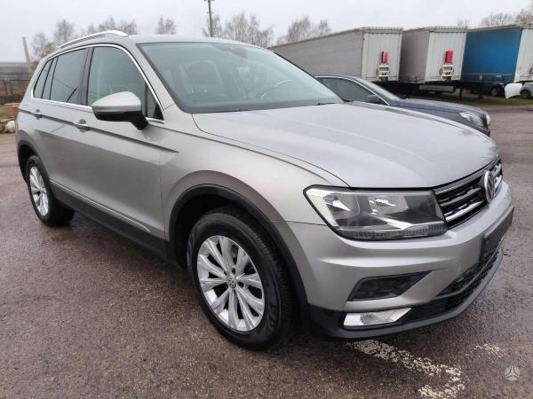 Pelēks Volkswagen Tiguan 2016 Panevēža, ar dzinēja tilpumu 1.97 L un nobraukumu 211 tūkst. km par 13800 €, foto 4 vietnē AUTOMOTO.COM.LV