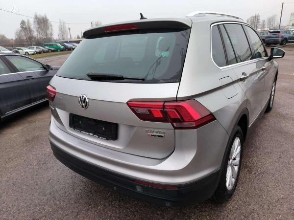 Pelēks Volkswagen Tiguan 2016 Panevēža, ar dzinēja tilpumu 1.97 L un nobraukumu 211 tūkst. km par 13800 €, foto 6 vietnē AUTOMOTO.COM.LV