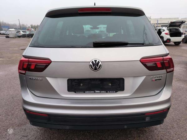 Pelēks Volkswagen Tiguan 2016 Panevēža, ar dzinēja tilpumu 1.97 L un nobraukumu 211 tūkst. km par 13800 €, foto 7 vietnē AUTOMOTO.COM.LV