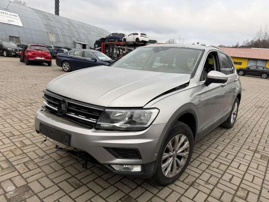 Pelēks Volkswagen Tiguan 2016 Kauņa, ar dzinēja tilpumu 1.97 L un nobraukumu 124 tūkst. km par 9200 €, foto 1 vietnē AUTOMOTO.COM.LV