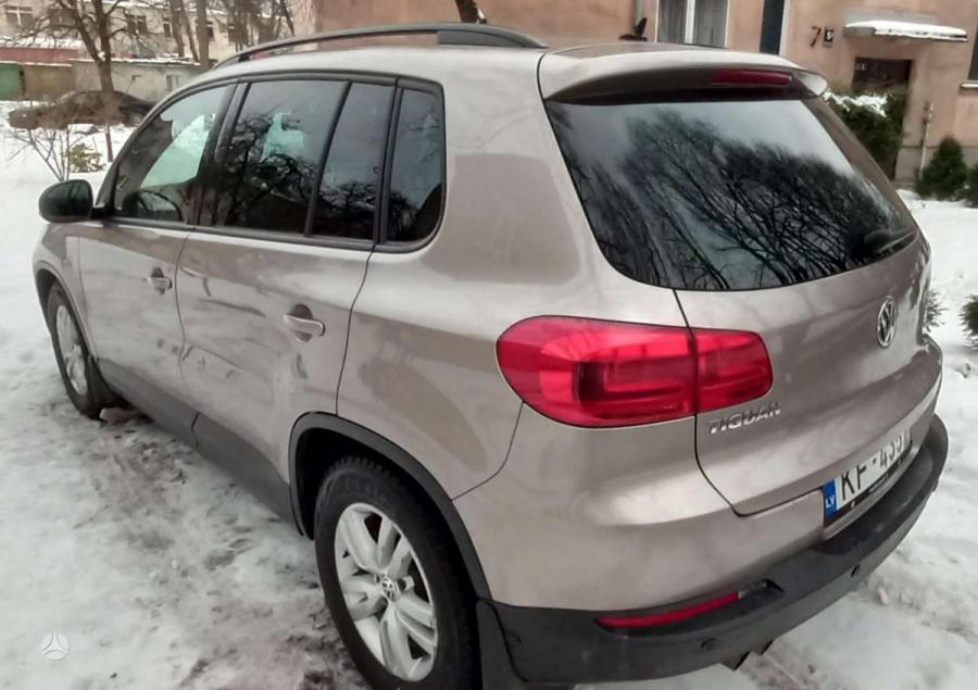 Pelēks Volkswagen Tiguan 2016 Rīga, ar dzinēja tilpumu 1.97 L un nobraukumu 190 tūkst. km par 7490 €, foto 4 vietnē AUTOMOTO.COM.LV