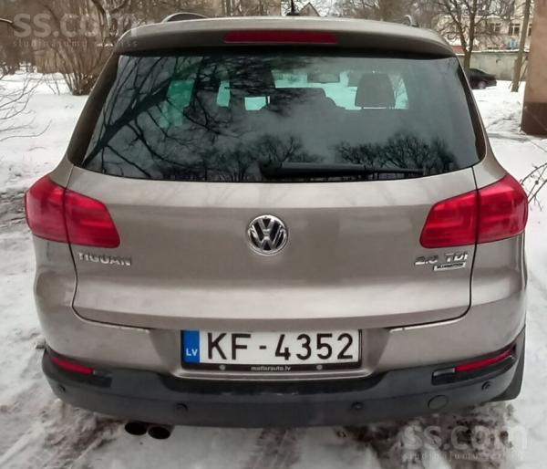 Pelēks Volkswagen Tiguan 2016 Rīga, ar dzinēja tilpumu 2.00 L un nobraukumu 190 tūkst. km par 6950 €, foto 6 vietnē AUTOMOTO.COM.LV