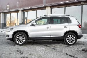 Pelēks Volkswagen Tiguan 2016 Viļņa, ar dzinēja tilpumu 1.97 L un nobraukumu 146 tūkst. km par 12450 €, foto 2 vietnē AUTOMOTO.COM.LV