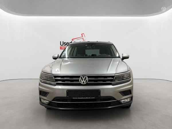 Grey Volkswagen Tiguan 2016 in Marijampole, with an engine capacity of 1.98 L and mileage of 213 thousand km for 15500 €, photo 2 on AUTOMOTO.COM.LV