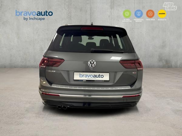 Pelēks Volkswagen Tiguan 2016 Viļņa, ar dzinēja tilpumu 1.50 L un nobraukumu 141 tūkst. km par 19990 €, foto 4 vietnē AUTOMOTO.COM.LV