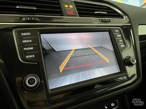 Pelēks Volkswagen Tiguan 2016 Viļņa, ar dzinēja tilpumu 1.50 L un nobraukumu 141 tūkst. km par 19990 €, foto 17 vietnē AUTOMOTO.COM.LV