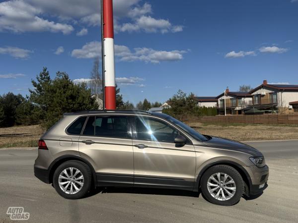 Pelēks Volkswagen Tiguan 2016 Viļņa, ar dzinēja tilpumu 2.00 L un nobraukumu 216 tūkst. km par 12400 €, foto 4 vietnē AUTOMOTO.COM.LV