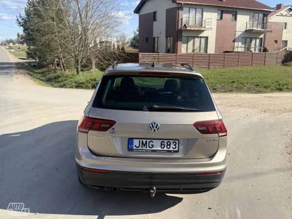 Pelēks Volkswagen Tiguan 2016 Viļņa, ar dzinēja tilpumu 2.00 L un nobraukumu 216 tūkst. km par 12400 €, foto 6 vietnē AUTOMOTO.COM.LV