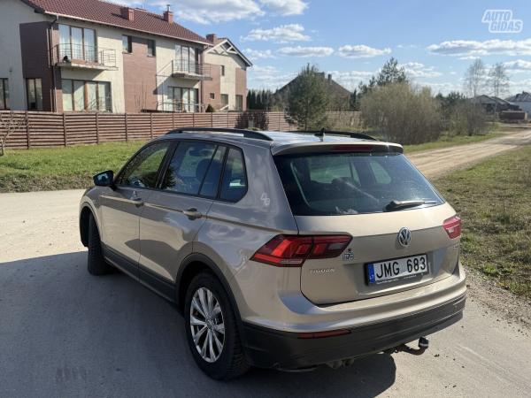Pelēks Volkswagen Tiguan 2016 Viļņa, ar dzinēja tilpumu 2.00 L un nobraukumu 216 tūkst. km par 12400 €, foto 7 vietnē AUTOMOTO.COM.LV