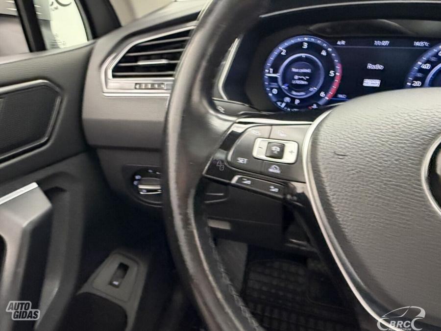 Pelēks Volkswagen Tiguan 2016 Avižieniai, ar dzinēja tilpumu 2.00 L un nobraukumu 223 tūkst. km par 15900 €, foto 31 vietnē AUTOMOTO.COM.LV