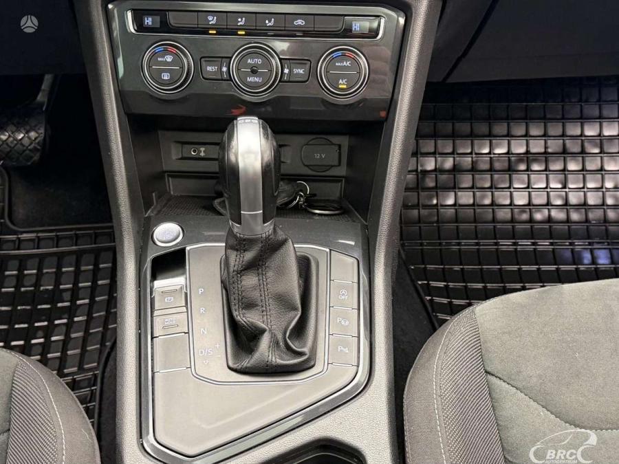 Grey Volkswagen Tiguan 2016 in Vilnius, with an engine capacity of 1.97 L and mileage of 223 thousand km for 15450 €, photo 19 on AUTOMOTO.COM.LV