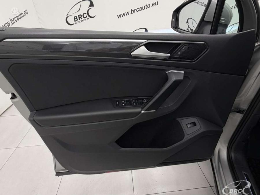Grey Volkswagen Tiguan 2016 in Vilnius, with an engine capacity of 1.97 L and mileage of 223 thousand km for 15450 €, photo 22 on AUTOMOTO.COM.LV