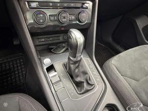 Grey Volkswagen Tiguan 2016 in Vilnius, with an engine capacity of 1.97 L and mileage of 223 thousand km for 15450 €, photo 28 on AUTOMOTO.COM.LV