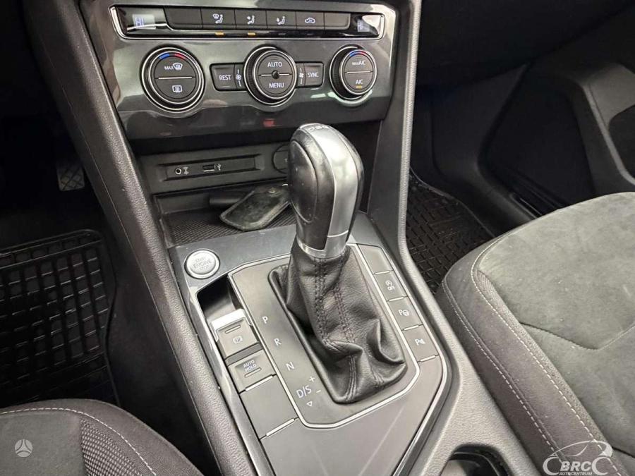 Grey Volkswagen Tiguan 2016 in Vilnius, with an engine capacity of 1.97 L and mileage of 223 thousand km for 15450 €, photo 28 on AUTOMOTO.COM.LV