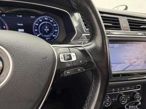 Grey Volkswagen Tiguan 2016 in Vilnius, with an engine capacity of 1.97 L and mileage of 223 thousand km for 15450 €, photo 31 on AUTOMOTO.COM.LV