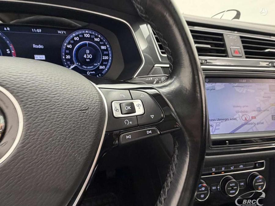 Grey Volkswagen Tiguan 2016 in Vilnius, with an engine capacity of 1.97 L and mileage of 223 thousand km for 15450 €, photo 31 on AUTOMOTO.COM.LV