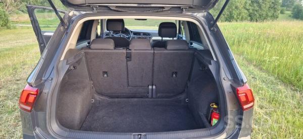 Pelēks Volkswagen Tiguan 2016 Rīga, ar dzinēja tilpumu 2.00 L un nobraukumu 240 tūkst. km par 12700 €, foto 8 vietnē AUTOMOTO.COM.LV