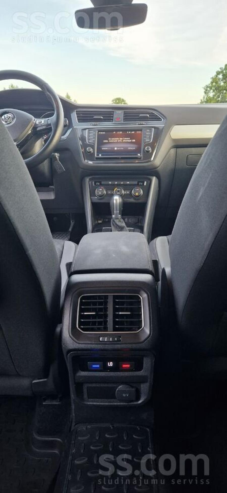 Pelēks Volkswagen Tiguan 2016 Rīga, ar dzinēja tilpumu 2.00 L un nobraukumu 240 tūkst. km par 12700 €, foto 6 vietnē AUTOMOTO.COM.LV