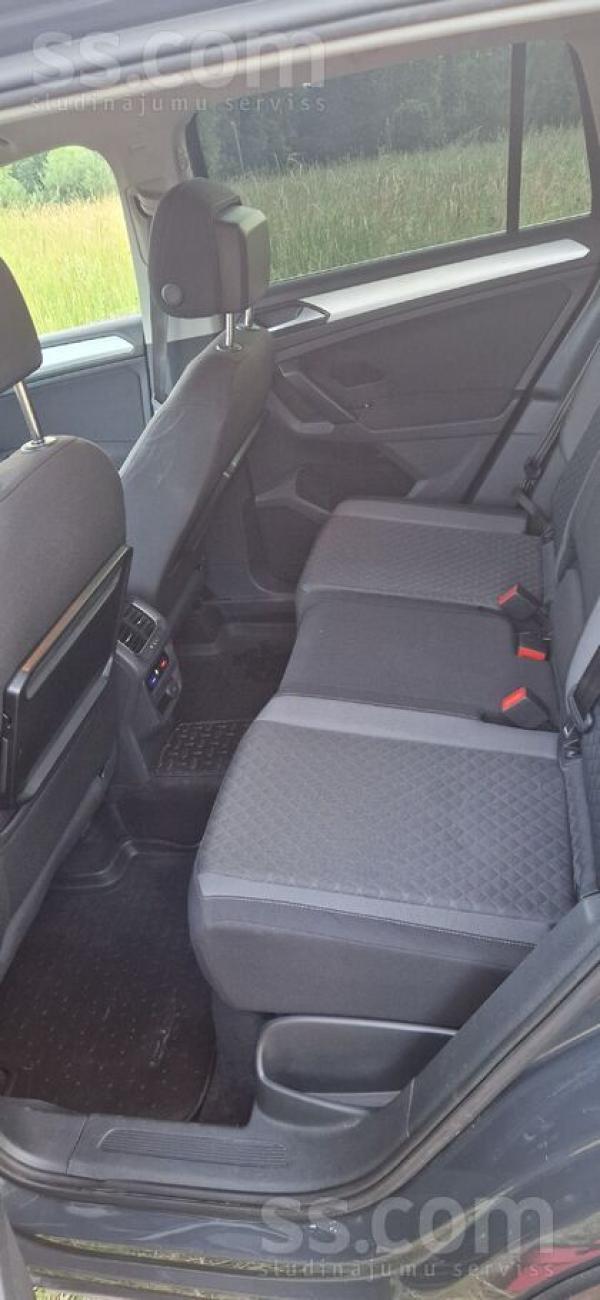 Pelēks Volkswagen Tiguan 2016 Rīga, ar dzinēja tilpumu 2.00 L un nobraukumu 240 tūkst. km par 12700 €, foto 7 vietnē AUTOMOTO.COM.LV