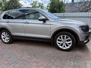 Grey Volkswagen Tiguan 2016 in Rezekne, with an engine capacity of 1.40 L and mileage of 132 thousand km for 16111 €, photo 4 on AUTOMOTO.COM.LV