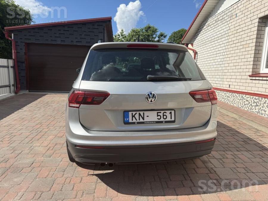 Grey Volkswagen Tiguan 2016 in Rezekne, with an engine capacity of 1.40 L and mileage of 132 thousand km for 16111 €, photo 11 on AUTOMOTO.COM.LV