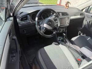 Grey Volkswagen Tiguan 2016 in Rezekne, with an engine capacity of 1.40 L and mileage of 132 thousand km for 16111 €, photo 14 on AUTOMOTO.COM.LV