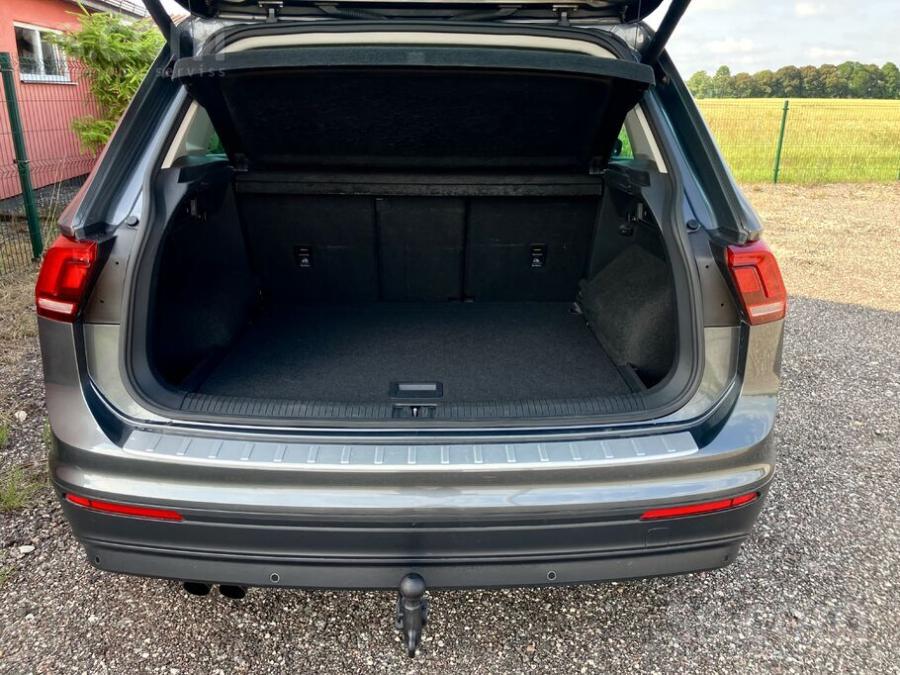 Grey Volkswagen Tiguan 2016 in Talsi, with an engine capacity of 2.00 L and mileage of 196 thousand km for 15999 €, photo 12 on AUTOMOTO.COM.LV