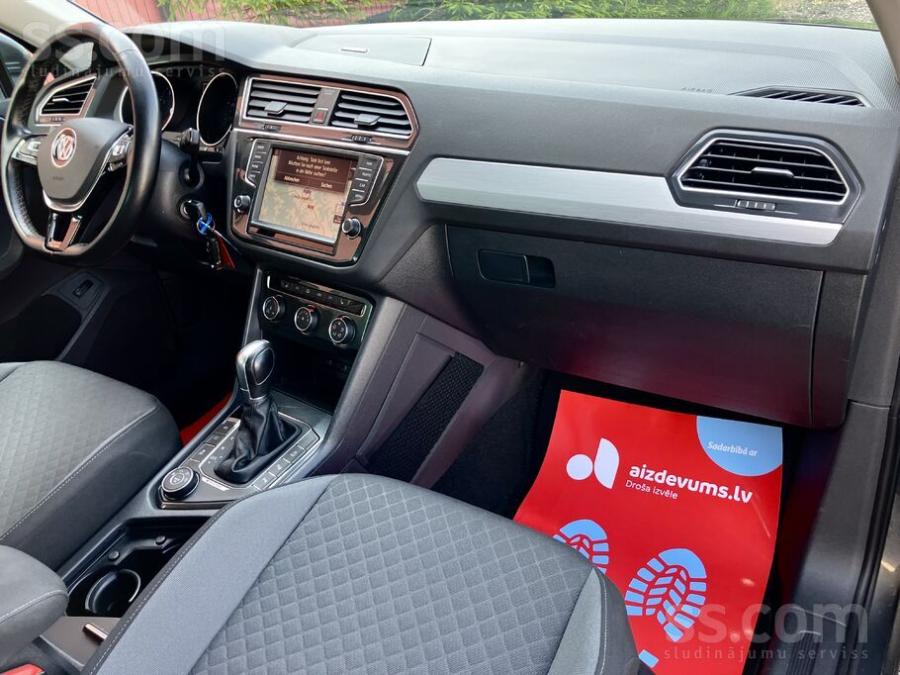 Grey Volkswagen Tiguan 2016 in Talsi, with an engine capacity of 2.00 L and mileage of 196 thousand km for 15999 €, photo 14 on AUTOMOTO.COM.LV