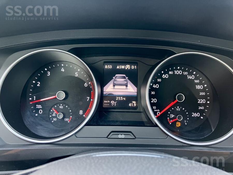 Grey Volkswagen Tiguan 2016 in Talsi, with an engine capacity of 2.00 L and mileage of 196 thousand km for 15999 €, photo 16 on AUTOMOTO.COM.LV