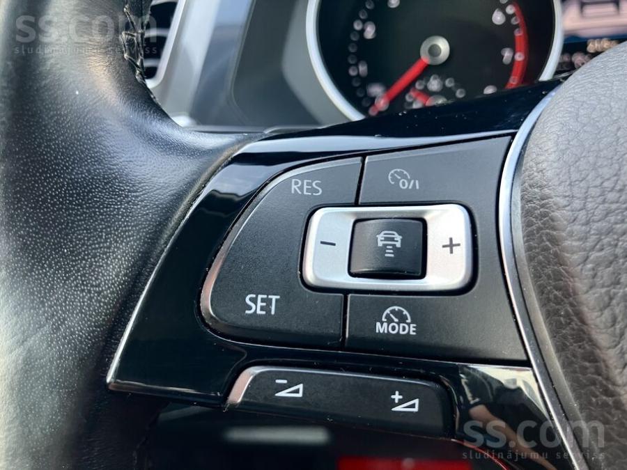 Grey Volkswagen Tiguan 2016 in Talsi, with an engine capacity of 2.00 L and mileage of 196 thousand km for 15999 €, photo 18 on AUTOMOTO.COM.LV