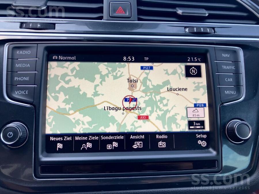 Grey Volkswagen Tiguan 2016 in Talsi, with an engine capacity of 2.00 L and mileage of 196 thousand km for 15999 €, photo 21 on AUTOMOTO.COM.LV
