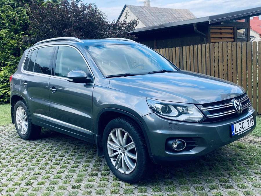 Pelēks Volkswagen Tiguan 2016 Trakai, ar dzinēja tilpumu 1.98 L un nobraukumu 100 tūkst. km par 8600 €, foto 1 vietnē AUTOMOTO.COM.LV