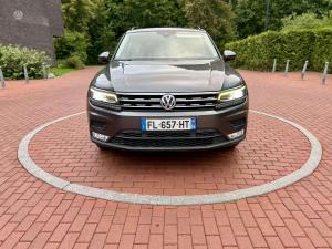 Grey Volkswagen Tiguan 2016 in Vilnius, with an engine capacity of 1.97 L and mileage of 217 thousand km for 14900 €, photo 3 on AUTOMOTO.COM.LV