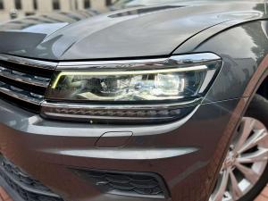 Grey Volkswagen Tiguan 2016 in Vilnius, with an engine capacity of 1.97 L and mileage of 217 thousand km for 14900 €, photo 5 on AUTOMOTO.COM.LV